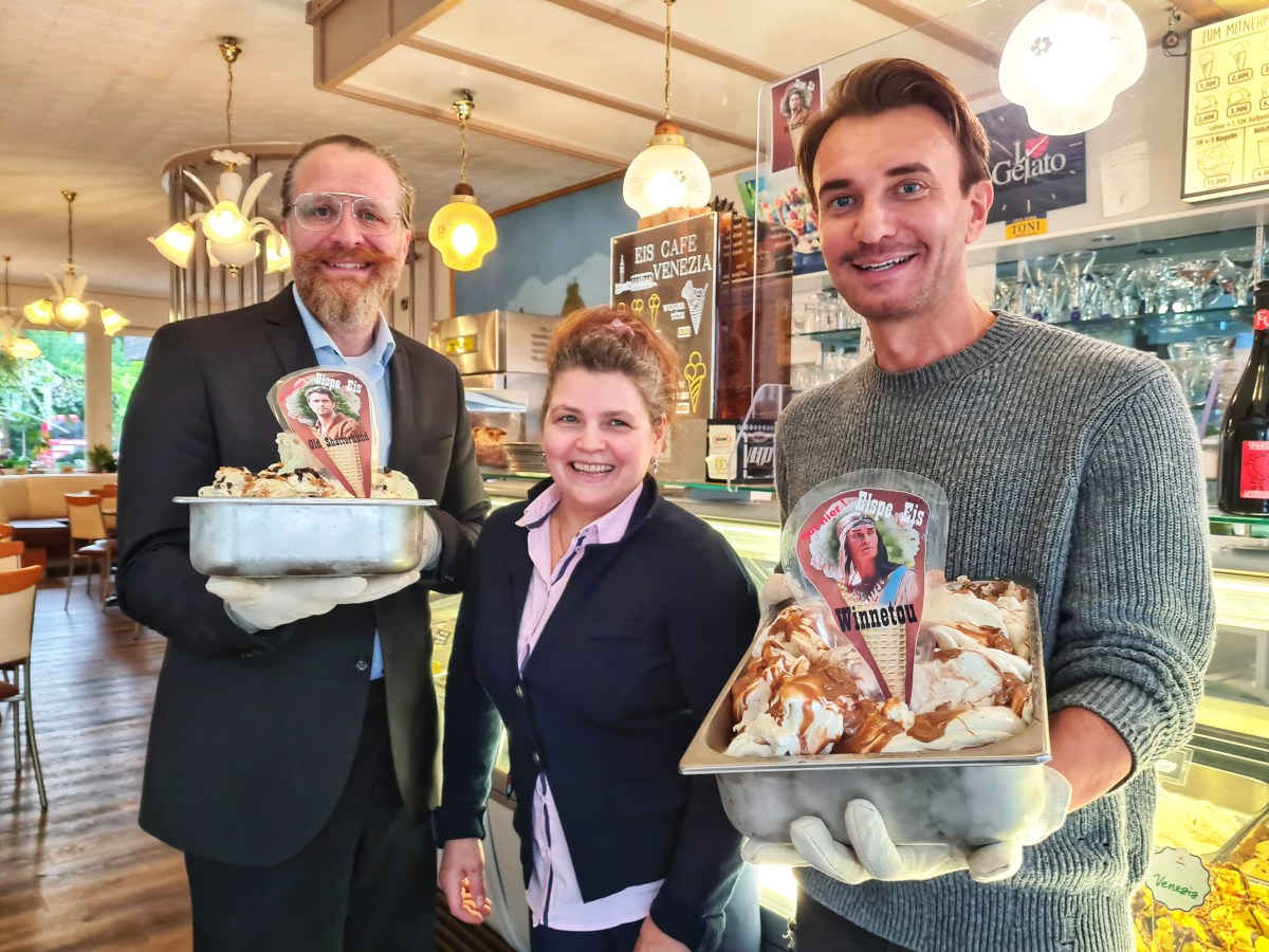 MIT WINNETOU IM „EISCAFÉ VENEZIA“